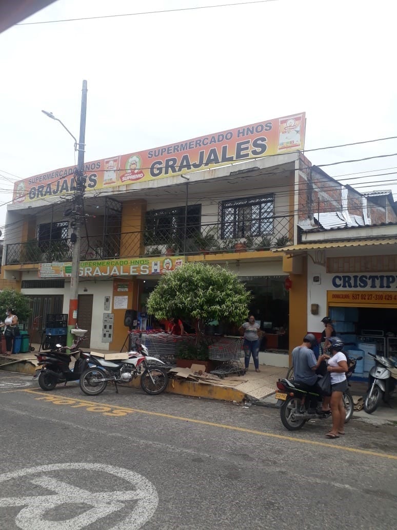 Supermercado Hermanos Grajales: 33 años de excelencia